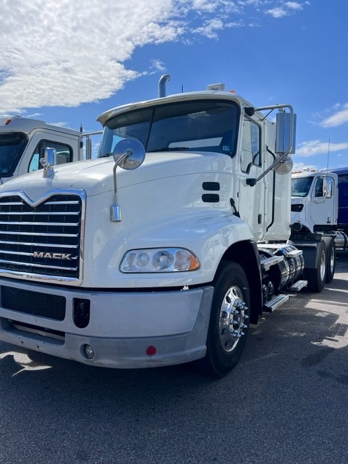2015 MACK 600 - Excel Truck Group