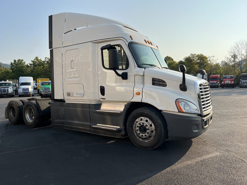 2018 Freightliner CA113 Cascadia - Excel Truck Group