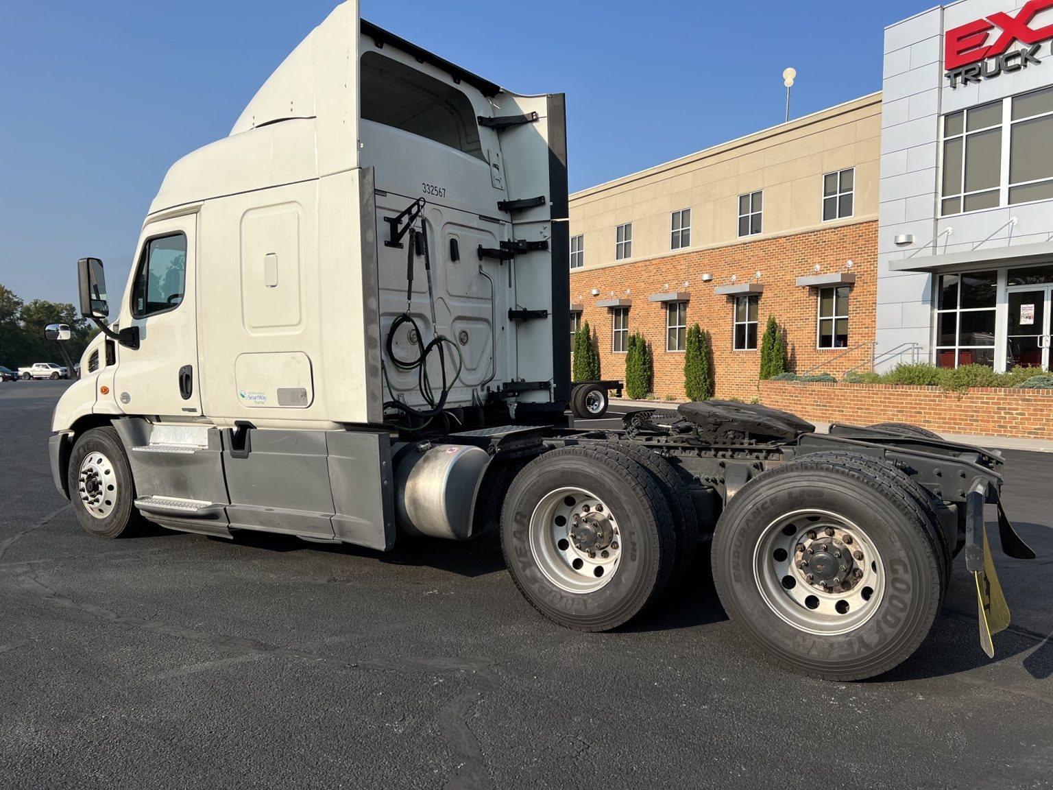 2018 Freightliner CA113 Cascadia - Excel Truck Group