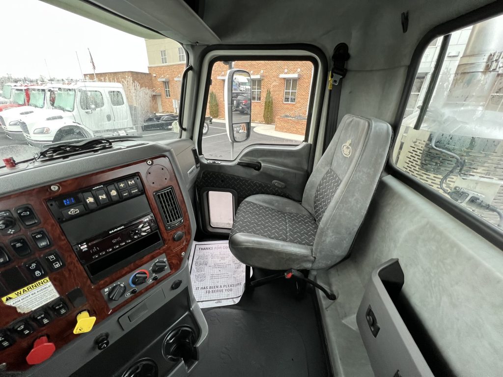 2016 MACK 600 - Excel Truck Group