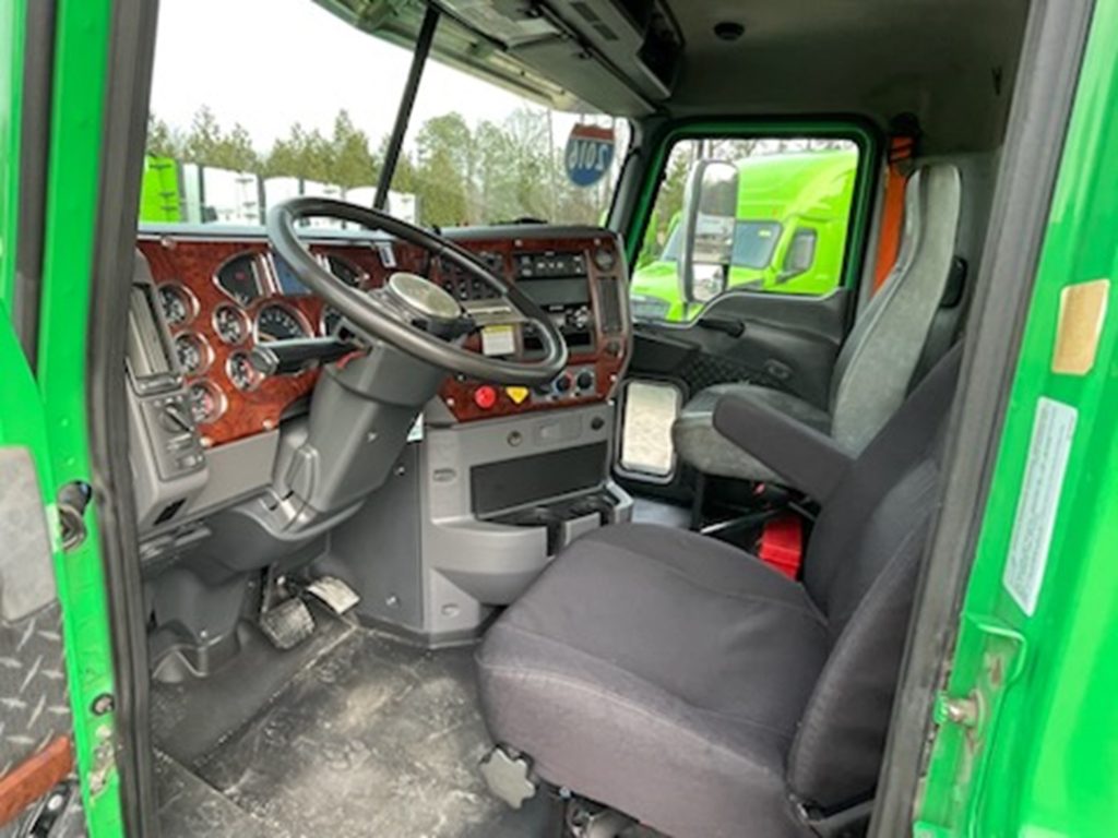 2016 Mack CXU613 - Excel Truck Group