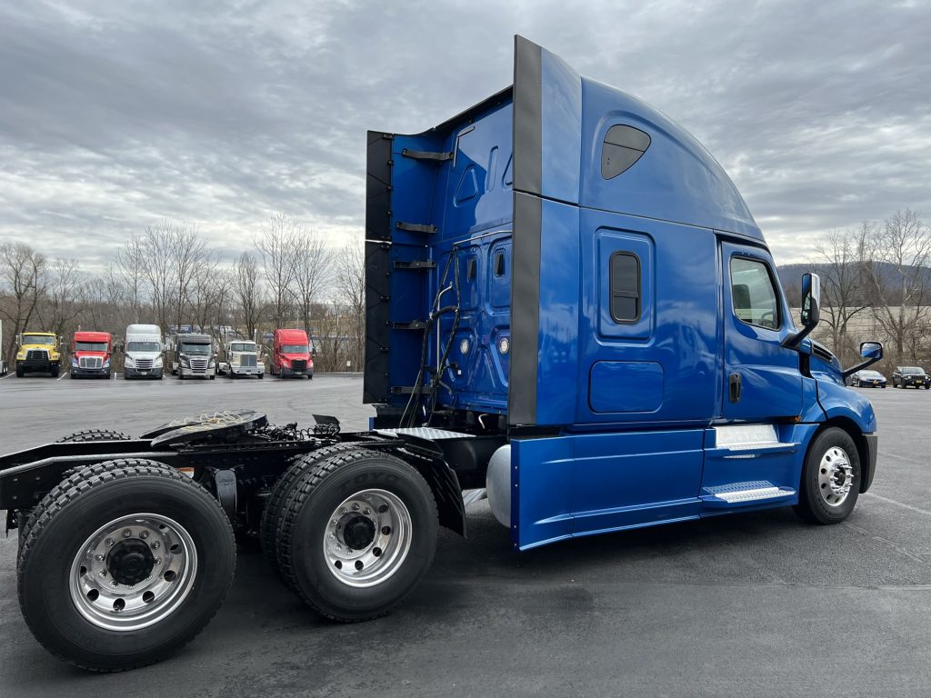 2019 FREIGHTLINER CASCADIA 126 - Excel Truck Group