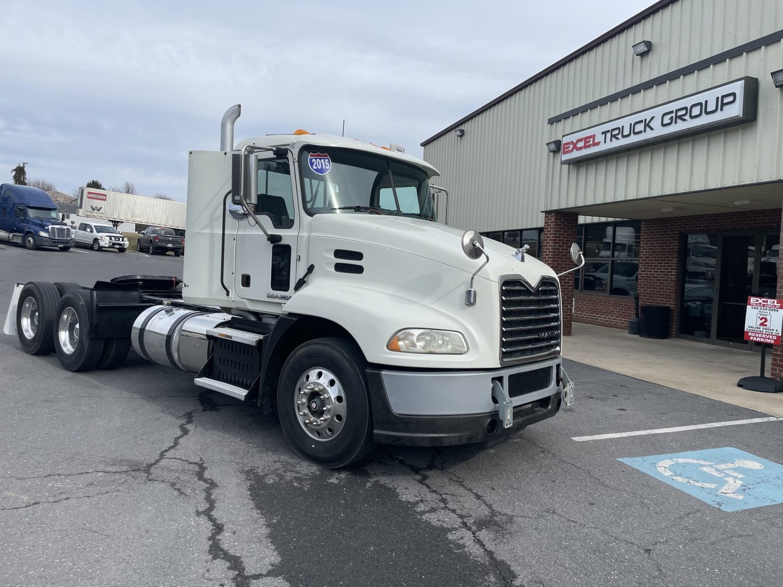 2015 Mack CXU613 - Excel Truck Group