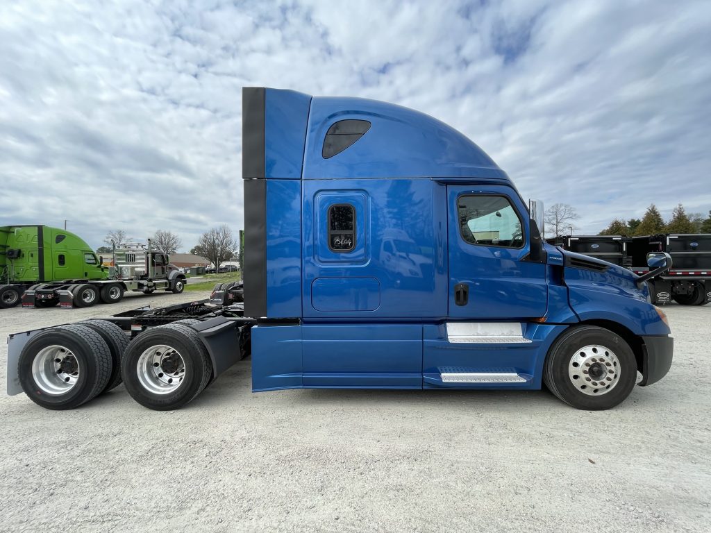 2020 Freightliner PT126SLP - Excel Truck Group