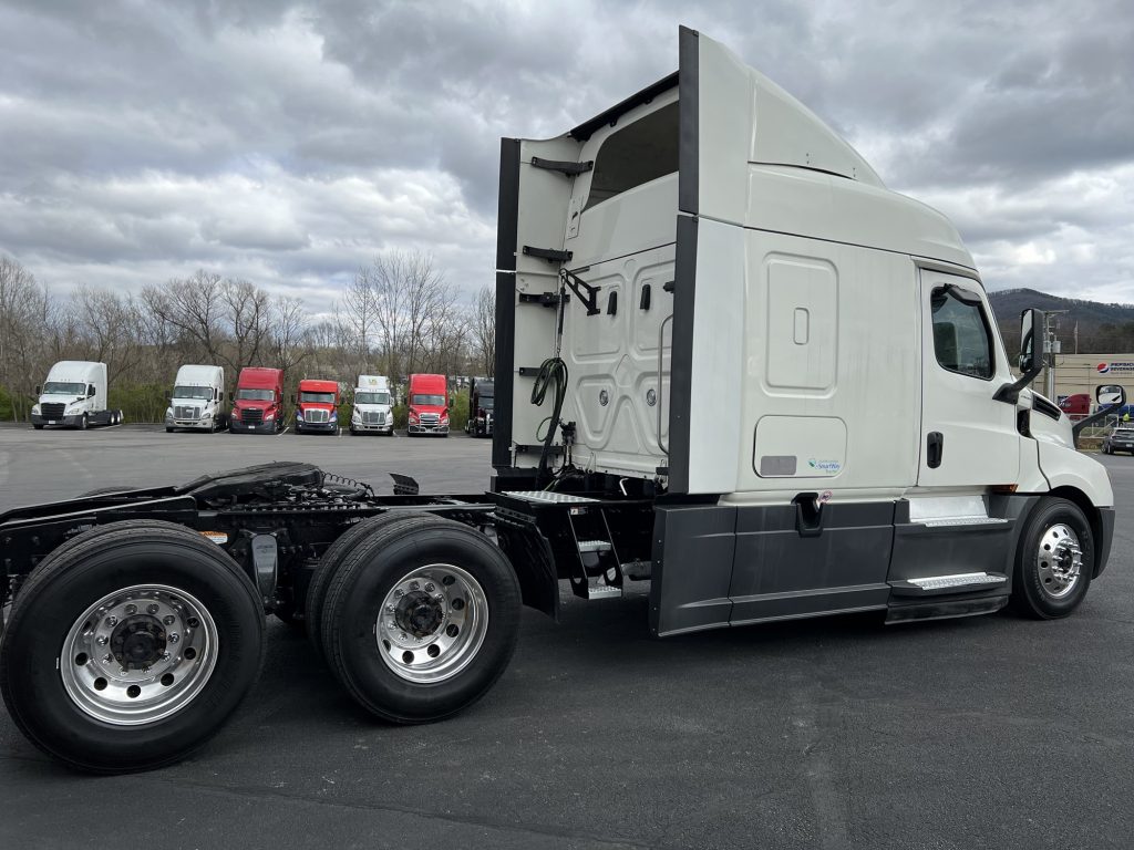 2019 FREIGHTLINER CASCADIA 126 - Excel Truck Group