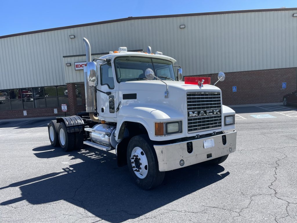 2005 Mack CHN613 - Excel Truck Group