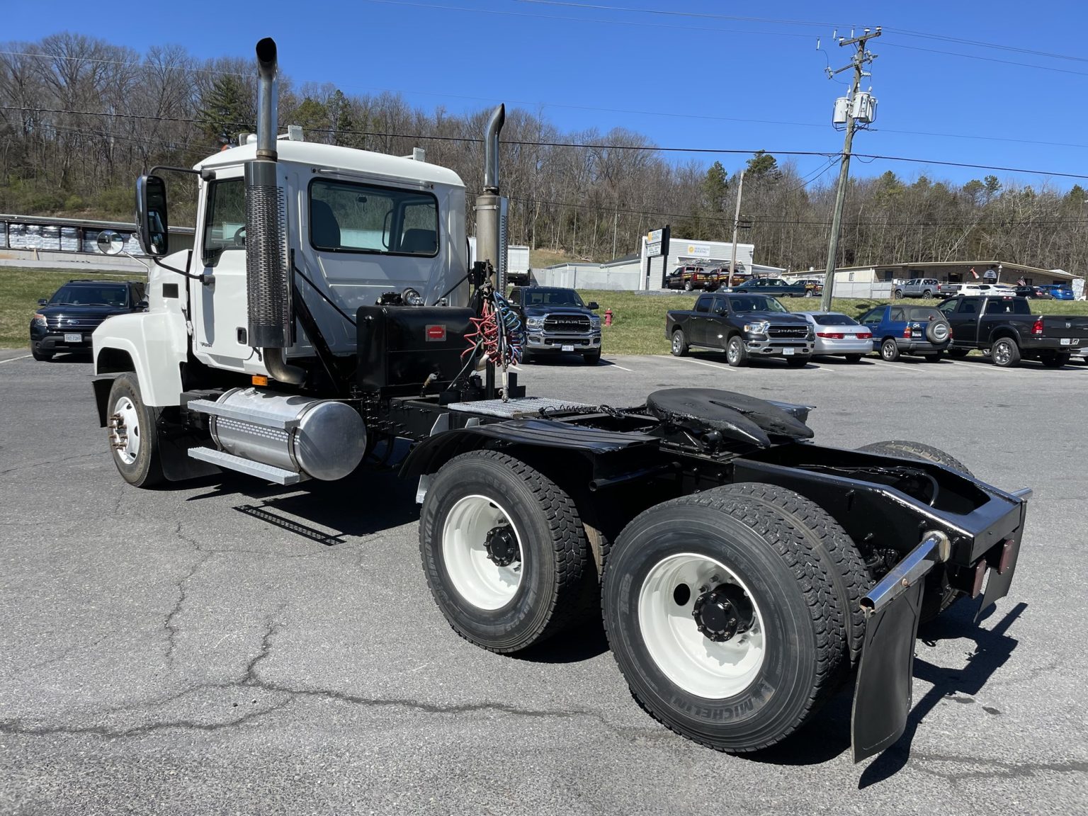 2005 Mack CHN613 - Excel Truck Group