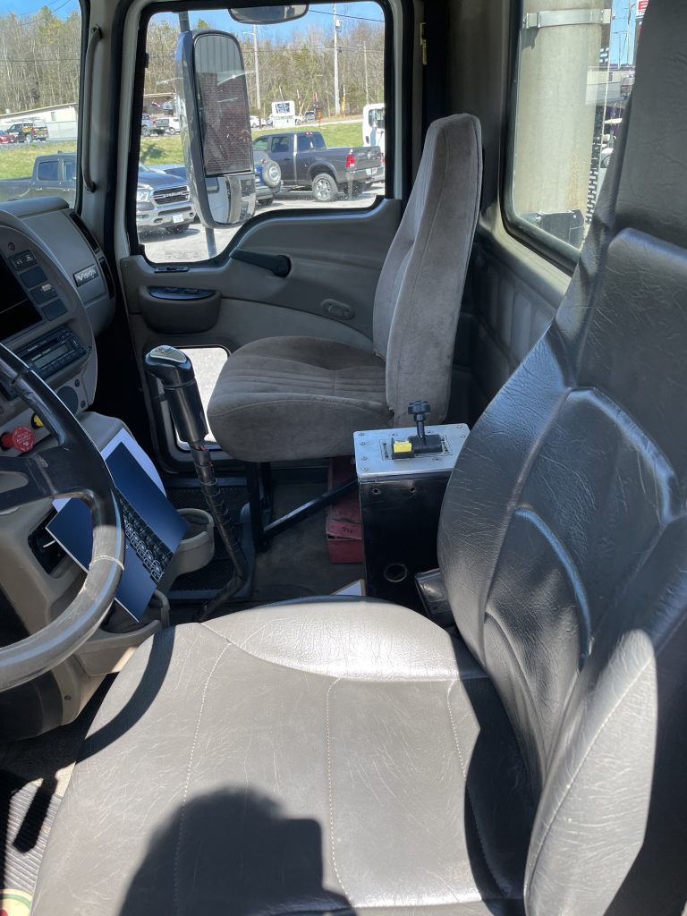 2005 Mack CHN613 - Excel Truck Group