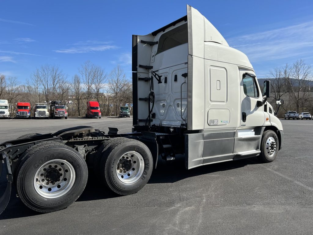 2018 FREIGHTLINER CASCADIA 113 - Excel Truck Group
