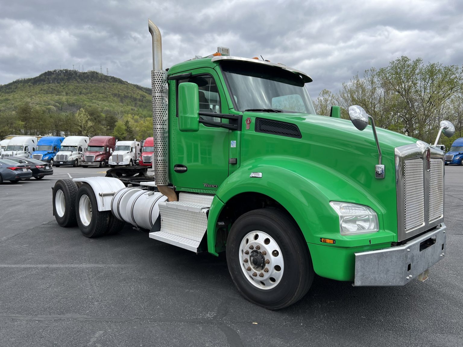 2016 Kenworth T880 - Excel Truck Group