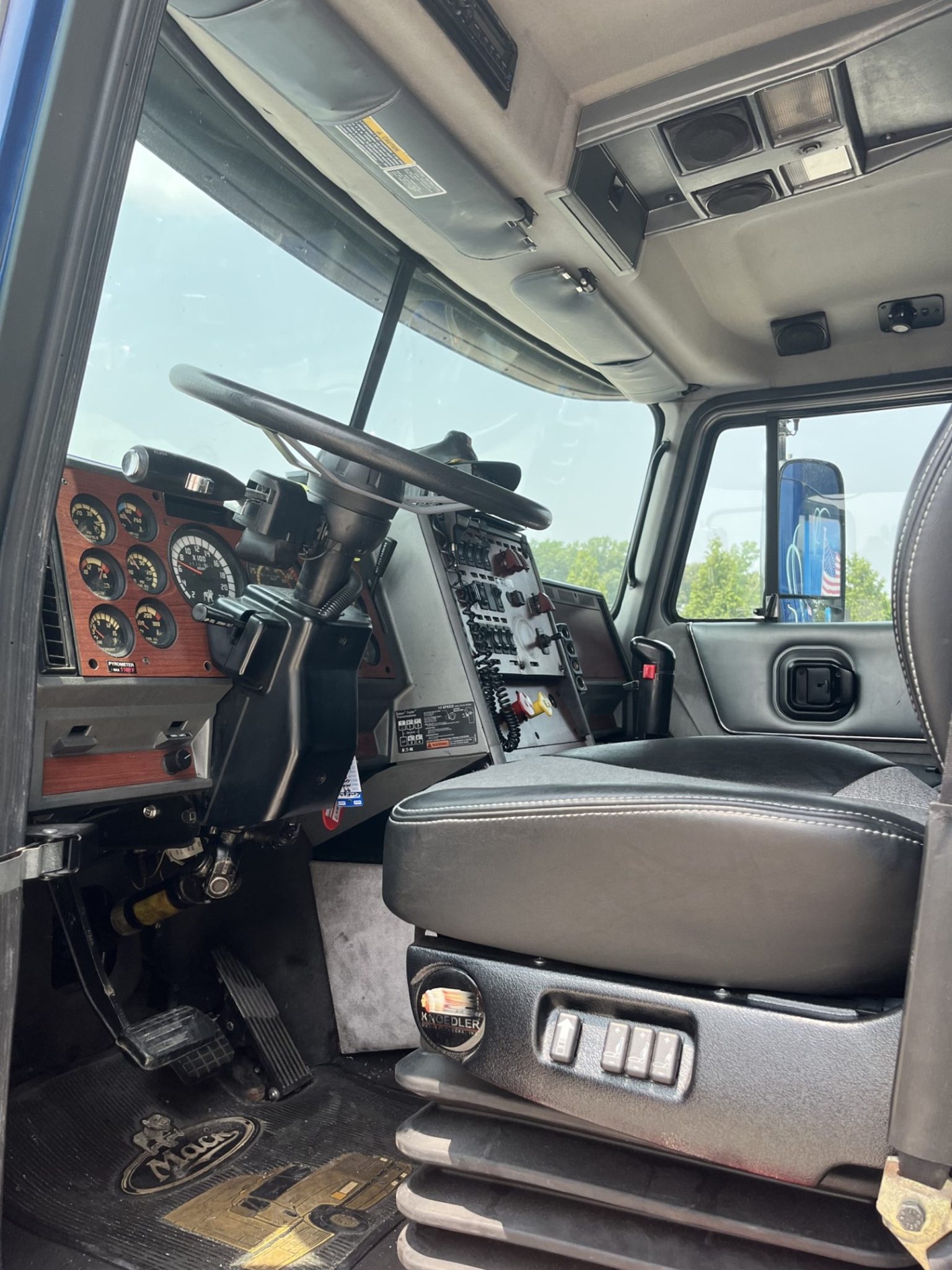 1999 MACK CH613 - Excel Truck Group
