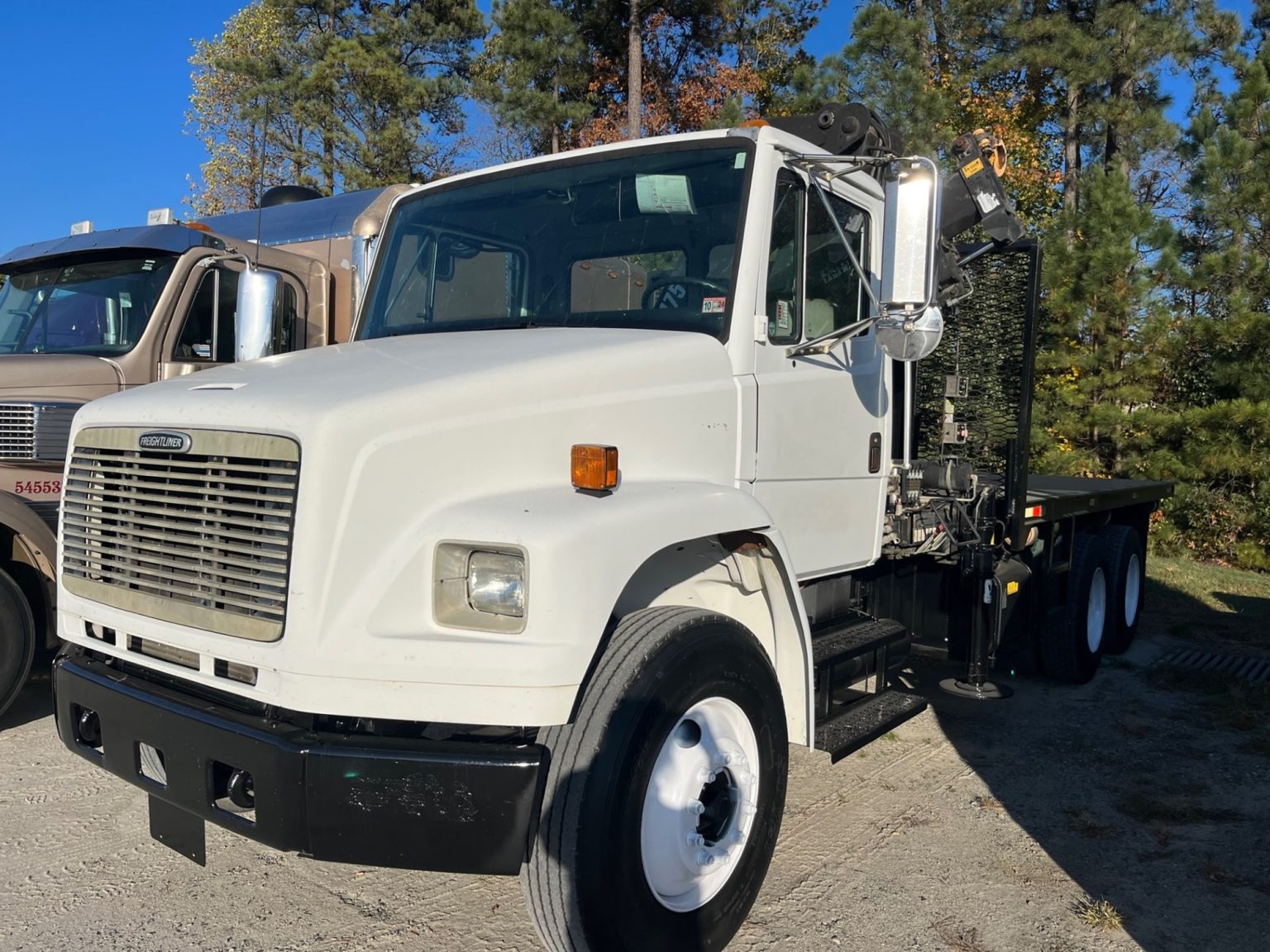 2001 Freightliner FL80 - Excel Truck Group