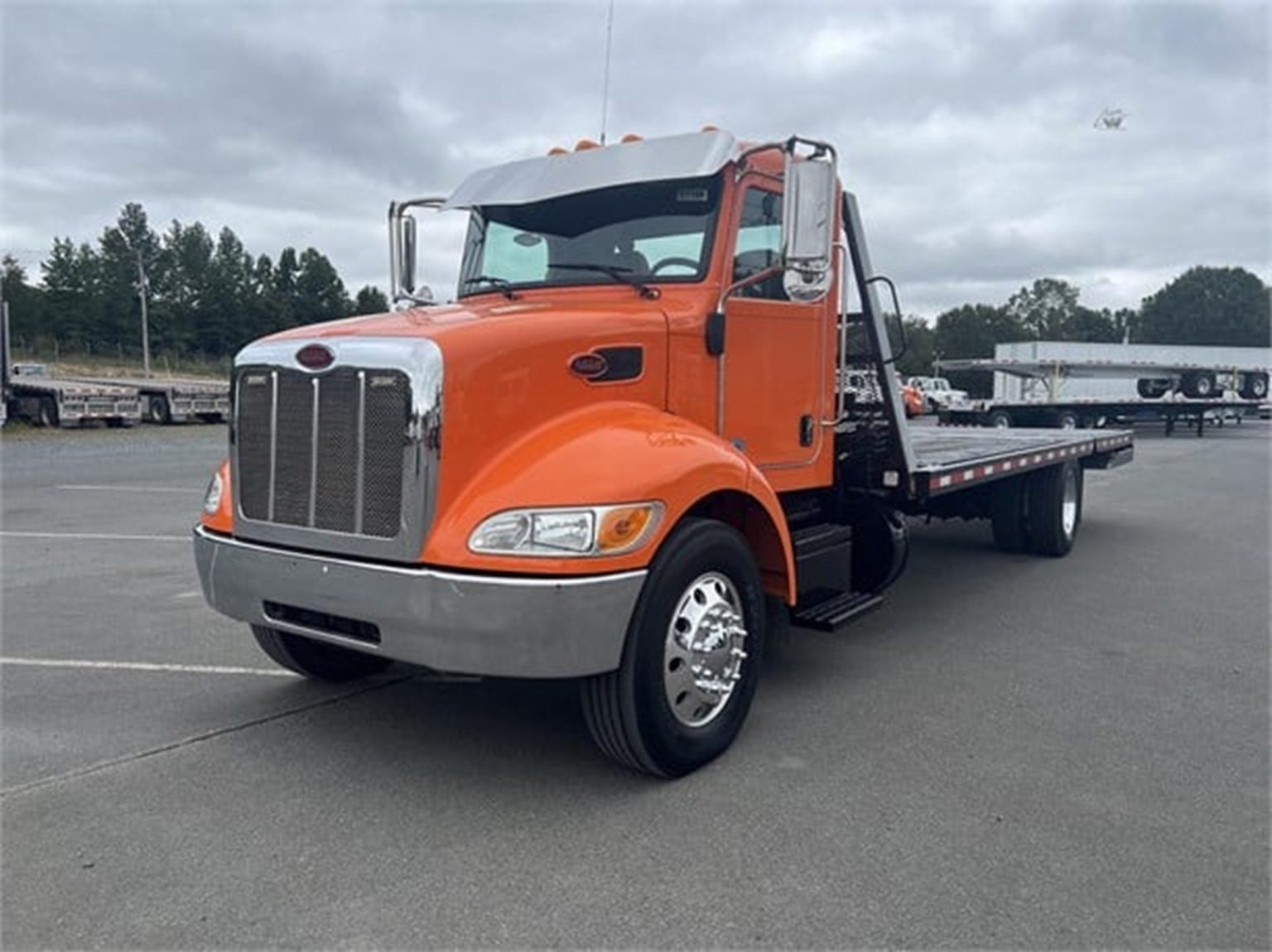 2018 Peterbilt 337 - Excel Truck Group