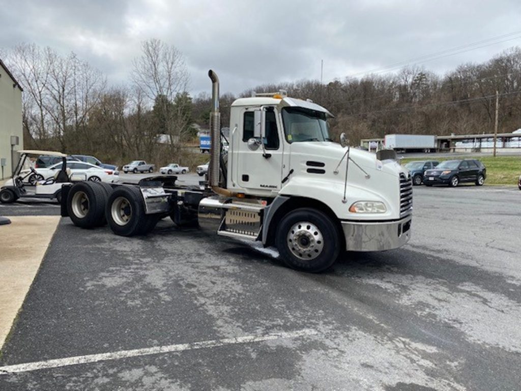 2015 MACK 600 - Excel Truck Group