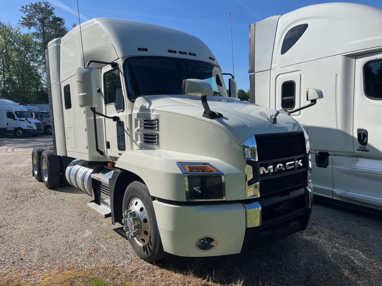 2006 MACK CV700 - Excel Truck Group