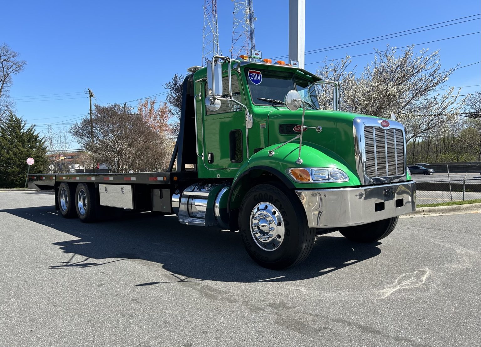 2014 Peterbilt 348 - Excel Truck Group