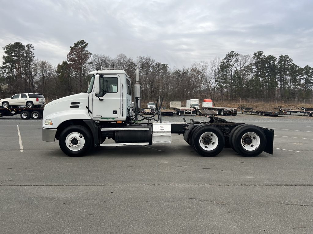 2006 Mack CXN613 - Excel Truck Group