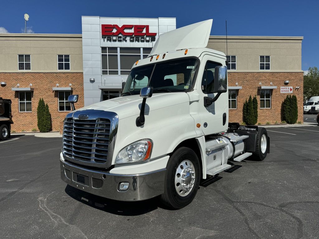 2015 Freightliner Cascadia 125 - Excel Truck Group