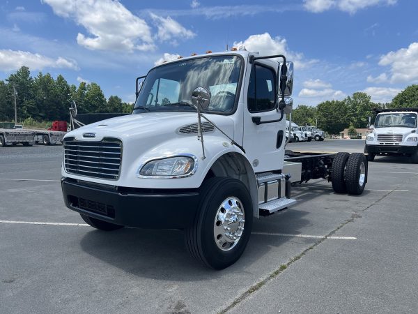 2018 Freightliner M2 106 - Excel Truck Group