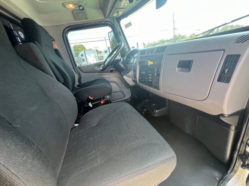 2019 Peterbilt 348 - Excel Truck Group
