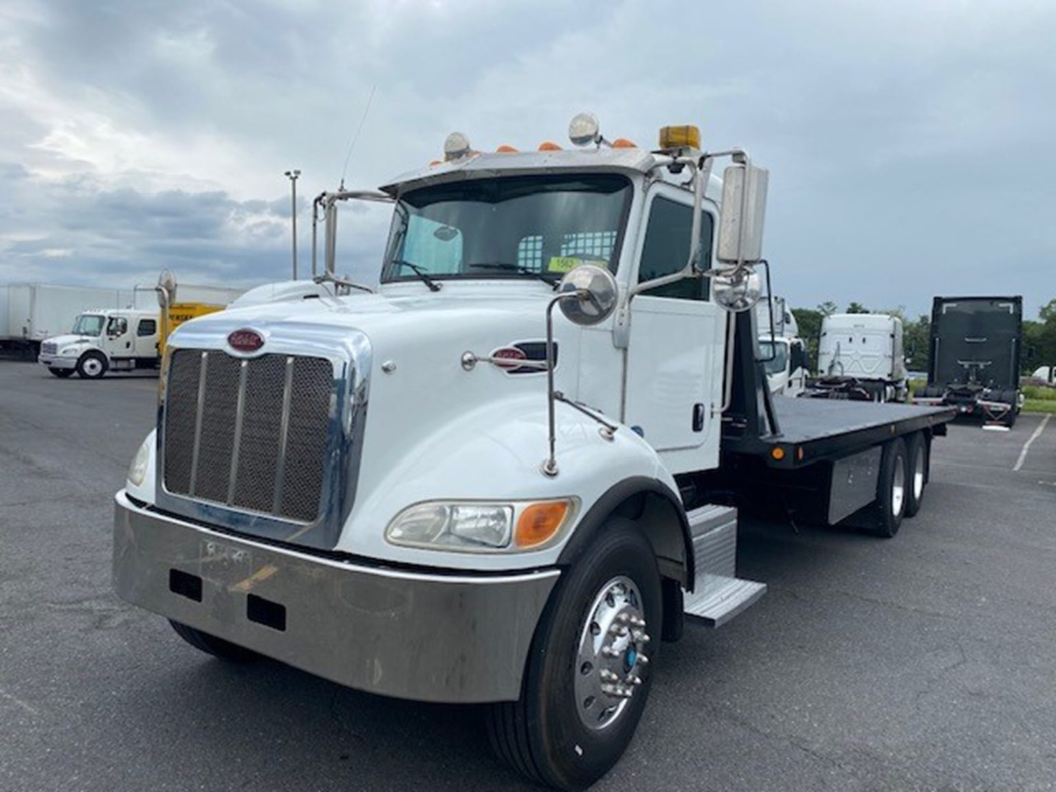 2016 Peterbilt 348 - Excel Truck Group