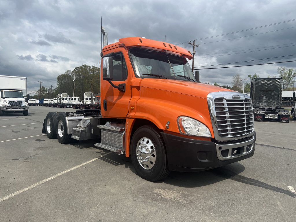 2015 Freightliner Cascadia - Excel Truck Group
