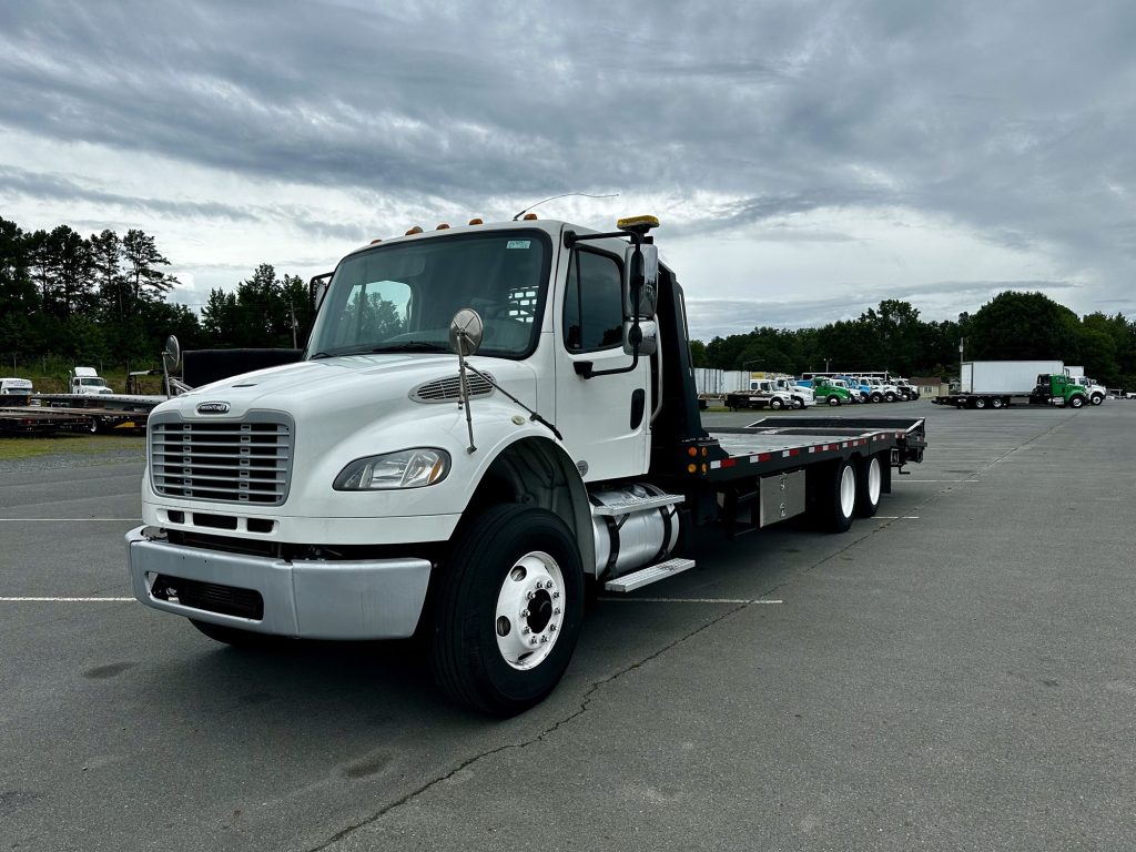 2016 FREIGHTLINER M2106 - Excel Truck Group