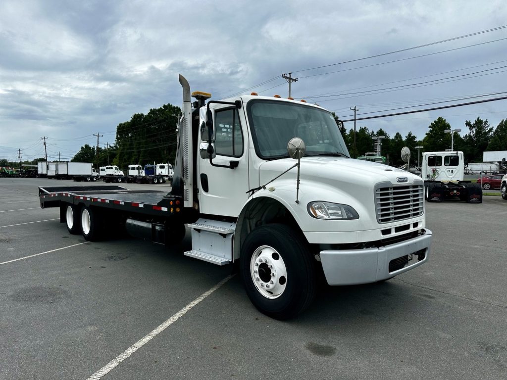 2016 FREIGHTLINER M2106 - Excel Truck Group
