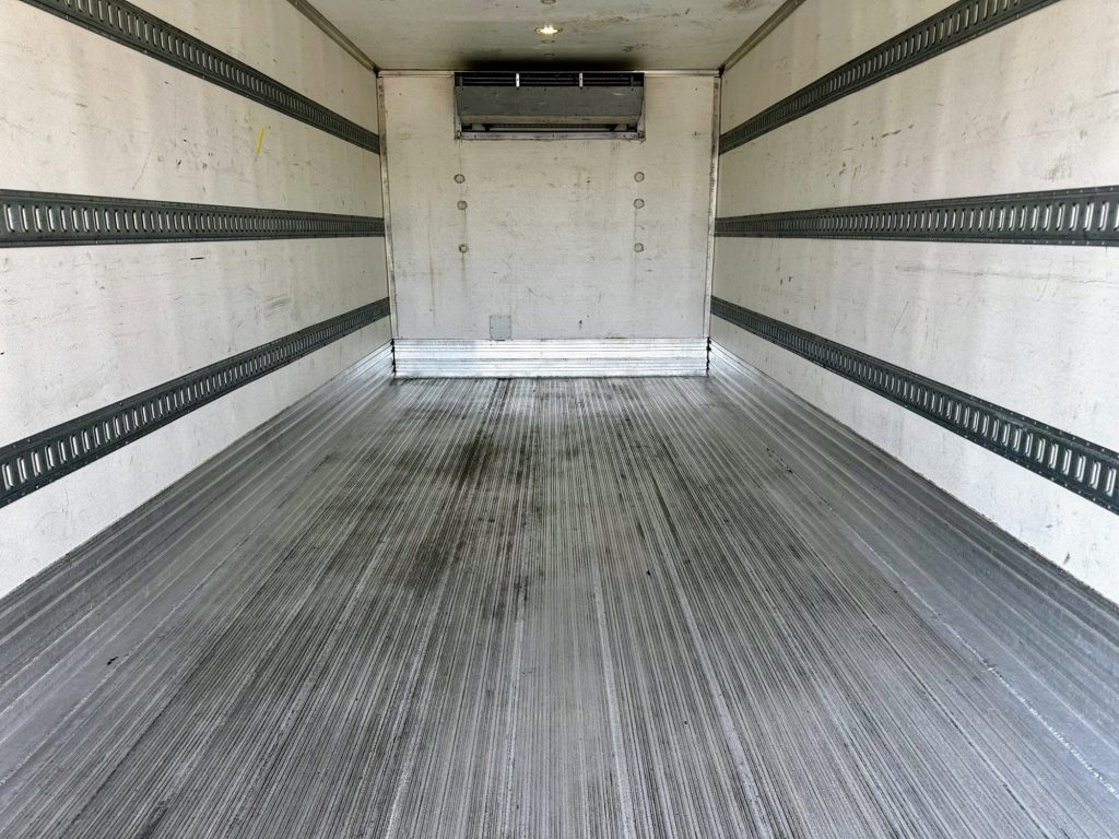 2017 Freightliner M2106 - Excel Truck Group