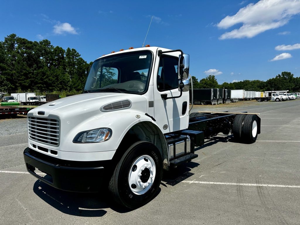 2019 Freightliner M2106 - Excel Truck Group