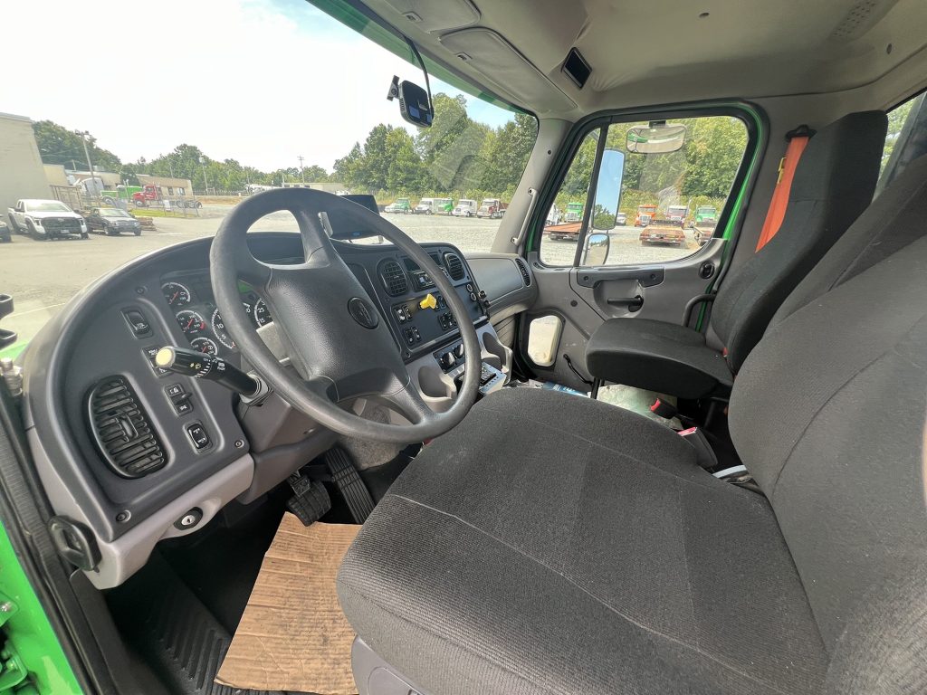2017 Freightliner M2 106 - Excel Truck Group