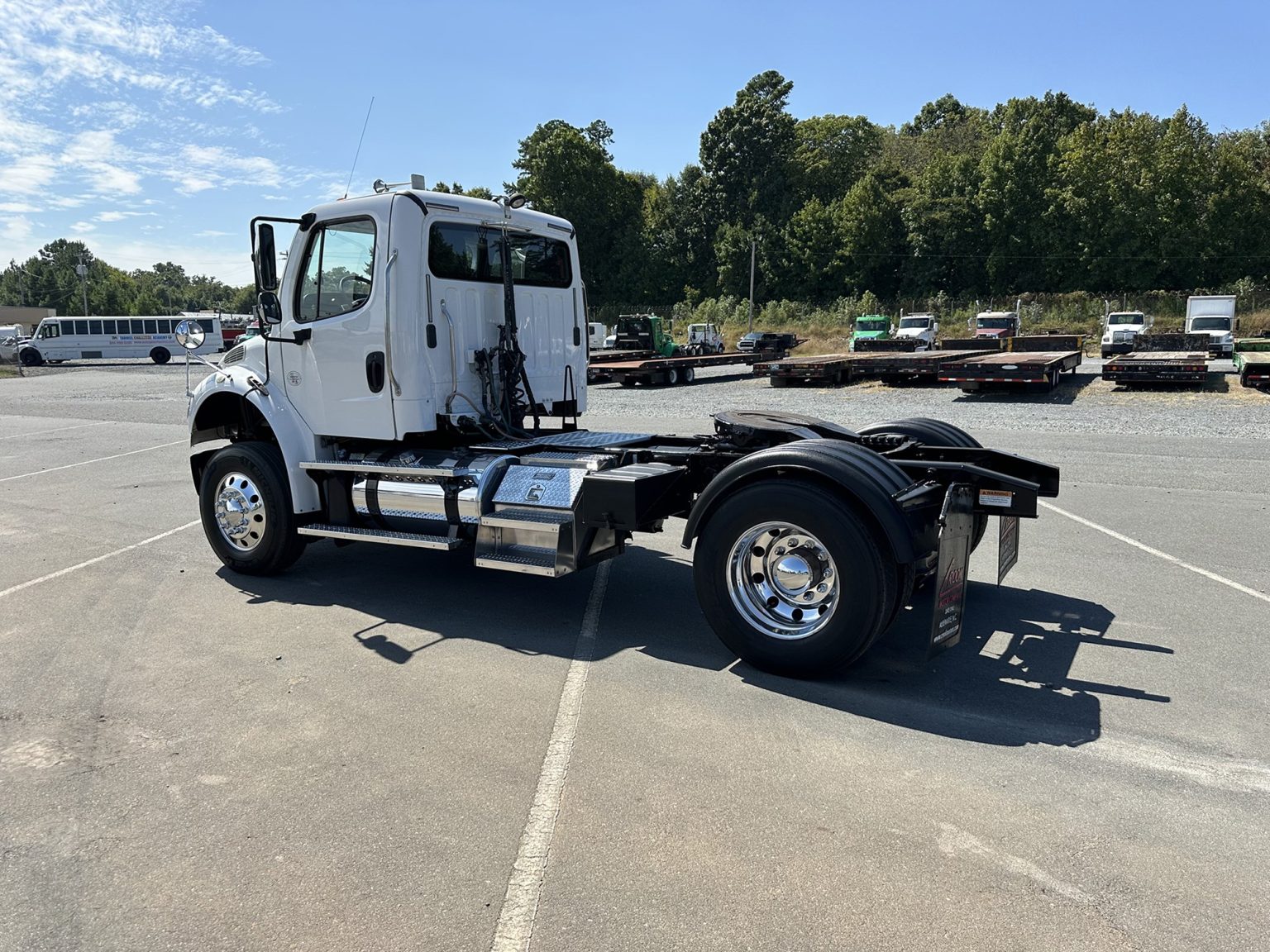 2019 Freightliner M2106 - Excel Truck Group