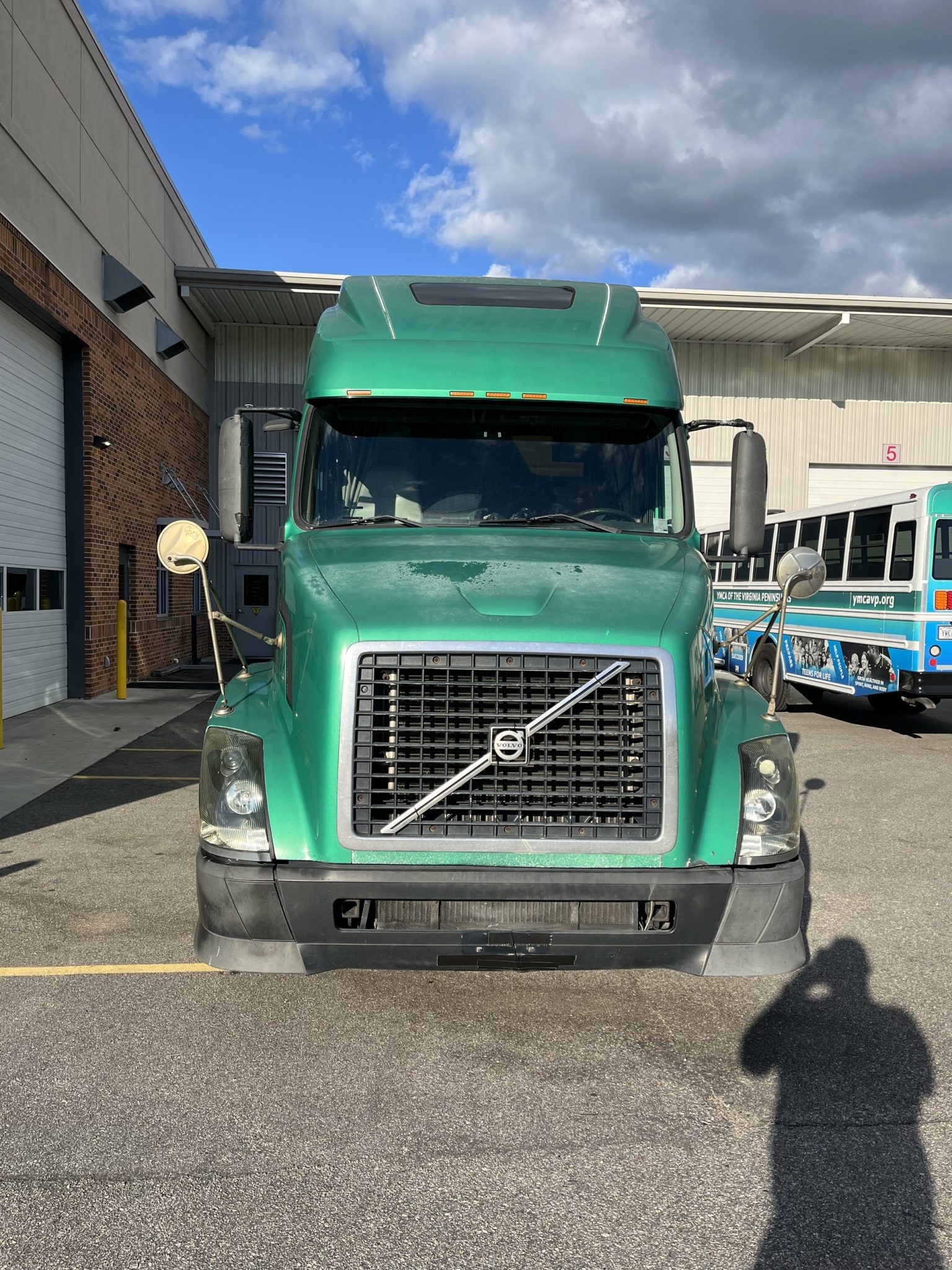 2006 Volvo VNL - Excel Truck Group