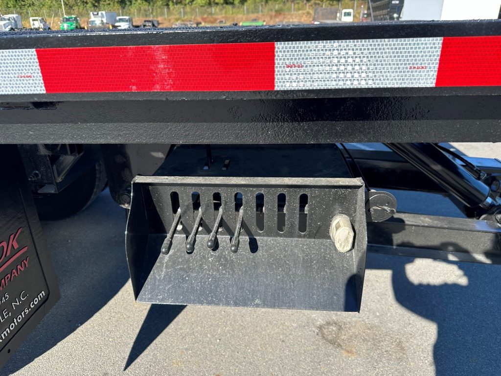 2016 Peterbilt 365 - Excel Truck Group