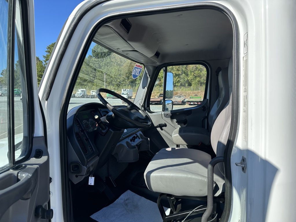 2016 Freightliner M2 106 - Excel Truck Group