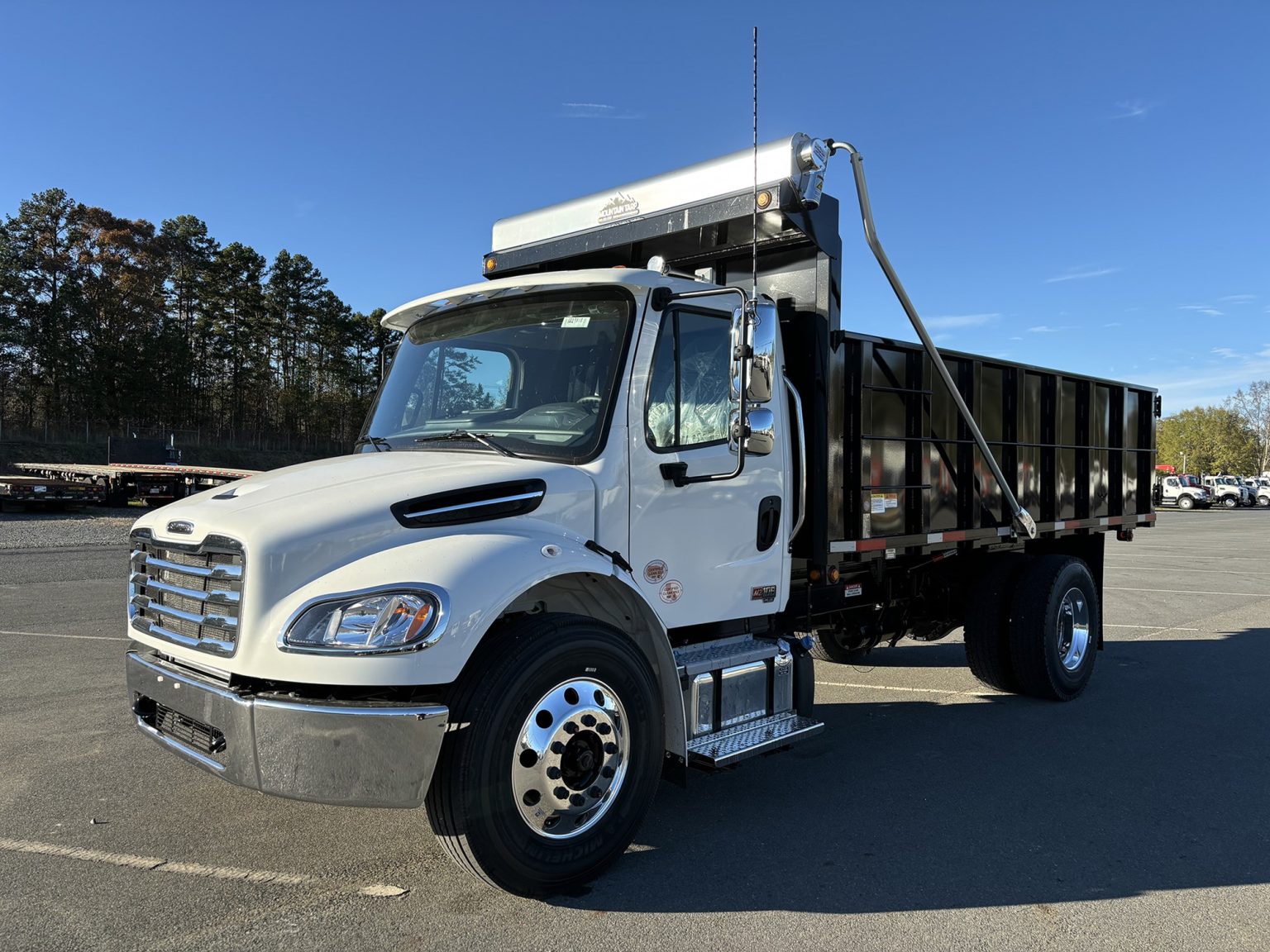 2025 Freightliner M2106 - Excel Truck Group