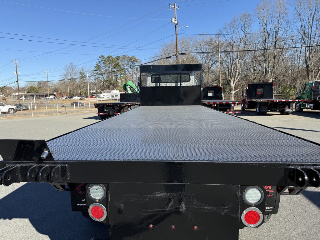 2016 Freightliner 108SD - Excel Truck Group