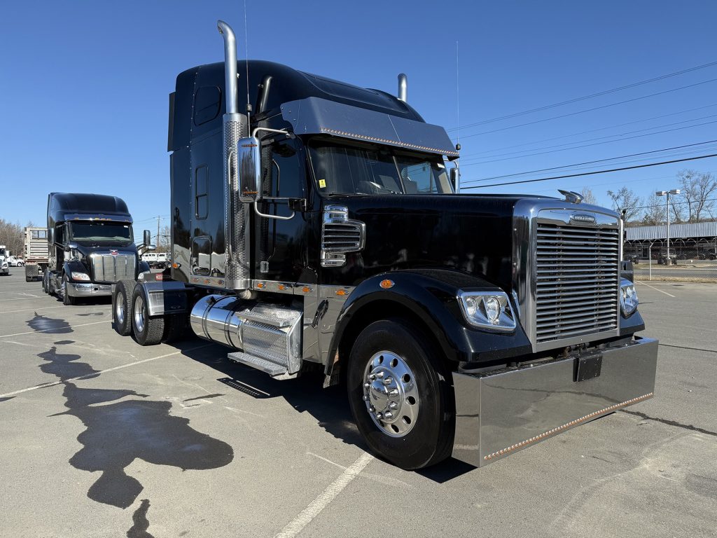 2011 Freightliner CC132 Coronado - Excel Truck Group