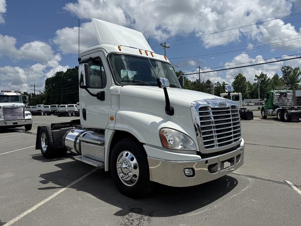 2015 Freightliner Cascadia - Excel Truck Group