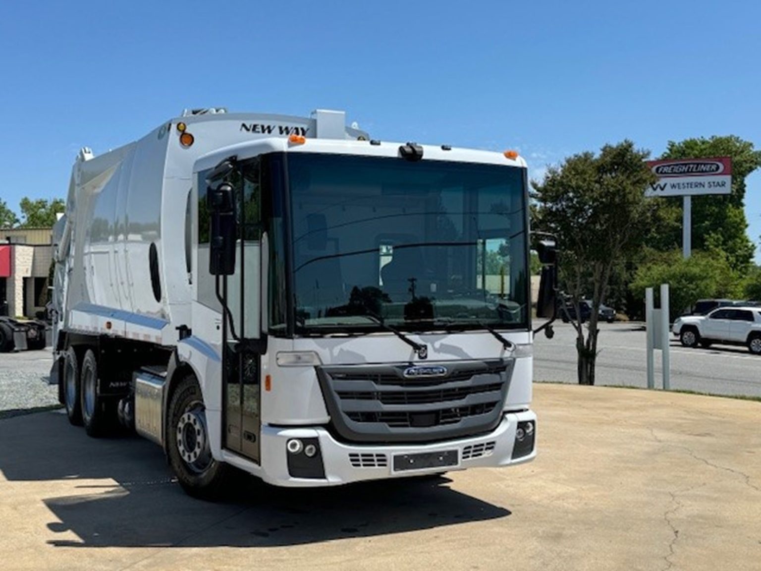 2023 FTL EH HIGH CAB - Excel Truck Group